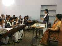 Navyug Kanya Mahavidyalay: Courses, Admission 2025, Fees, Scholarship ...